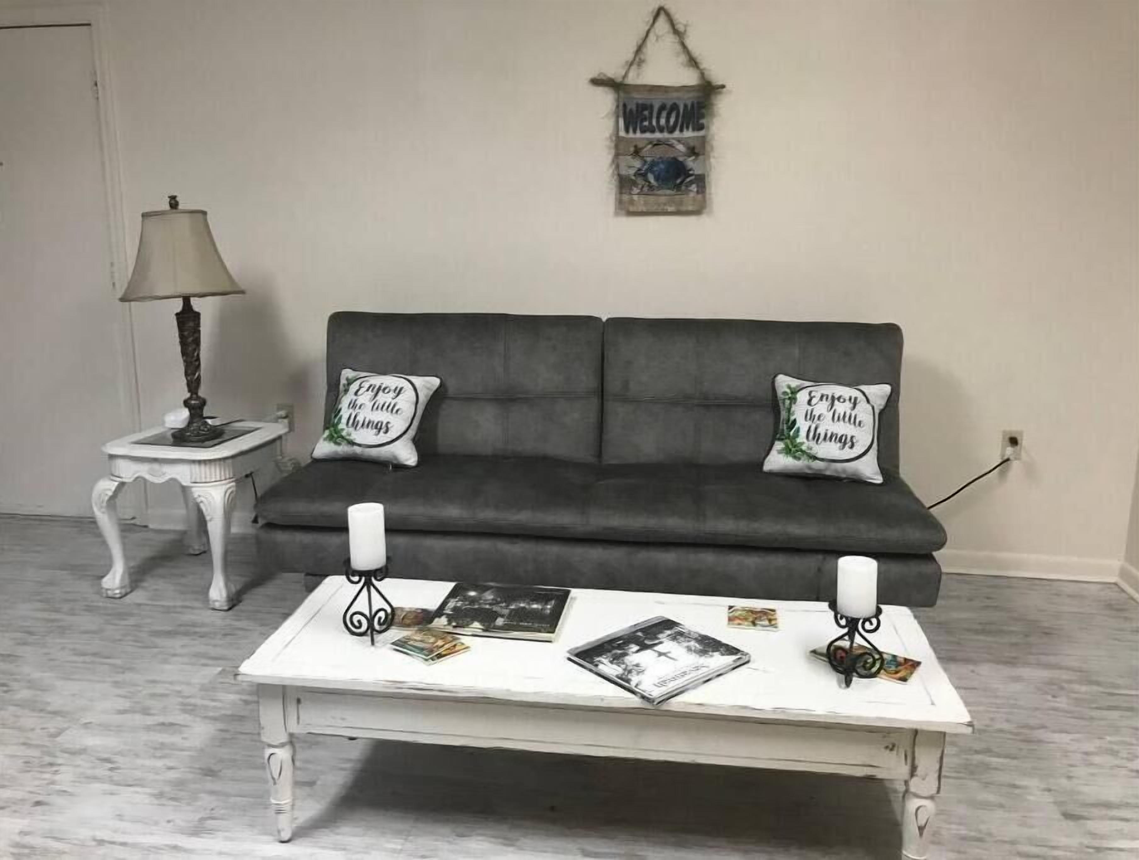 Twin Oaks- Barn Apartment - Lake Palourde, LA