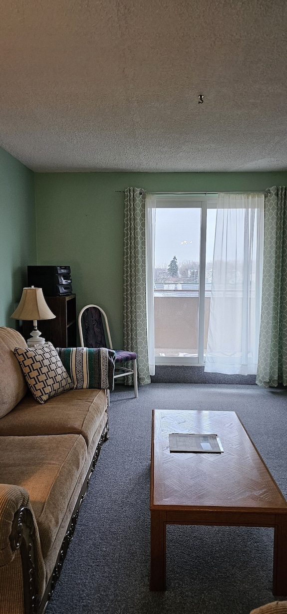 Amazing And Relaxing Place To Stay For A Couple Weeks Away From You Office. C - Niagara Falls