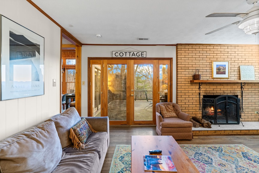 Sunset Vista Home Minutes From Asheville! Pets Welcome! - Asheville, NC