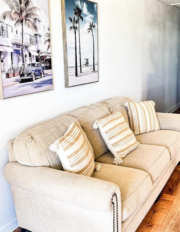 Broussard's Duplex B: Cozy 2br Getaway Across From The Beach In Grand Isle, La. - Grand Isle Beach, LA