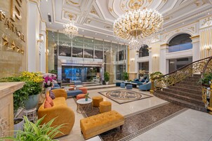 Área de estar no saguão