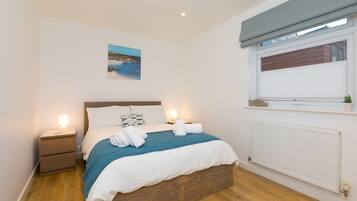 1 quarto, com decoração personalizada, com mobília individualizada