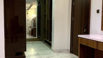 Suíte executiva | 1 quarto, edredons de pluma, frigobar, cofres nos quartos