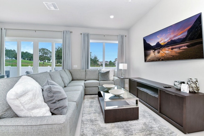 Plush Condo Escape Near Disney With Resort & Waterpark Access - B44-139 - Davenport, FL