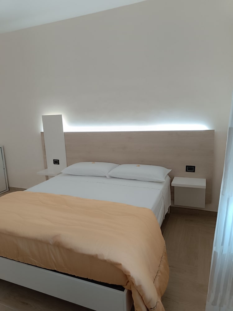 Comfortable Deluxe Apartment In The Center Of Tropea With Sea View Balcony - Tropea