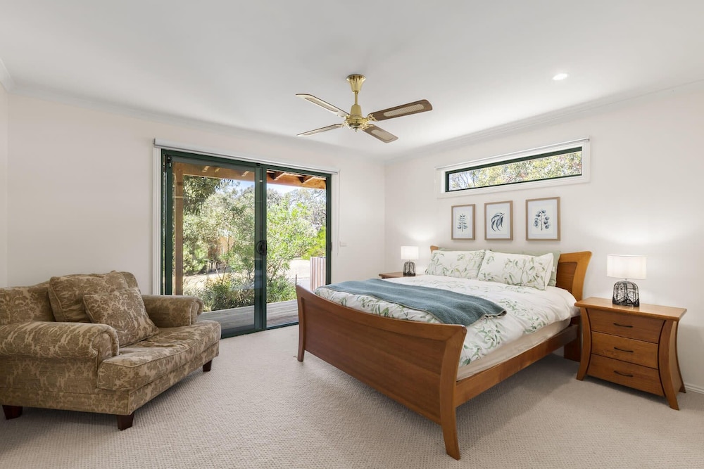 Charming Cedar Cottage - Anglesea