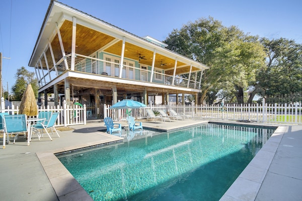 Walk To Beach: Stunning Gulfport Getaway - Biloxi, MS