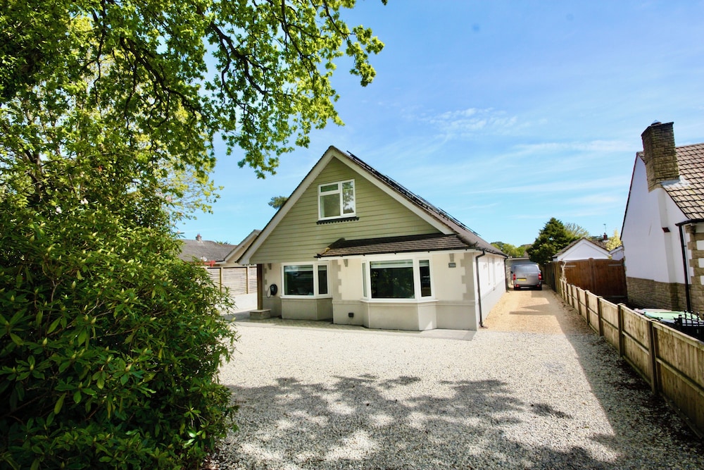 Pamper House Holiday Home And Annex - Bournemouth