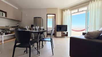 Apartamento | Sala de estar | Smart TV de 43 polegadas com canais via satélite