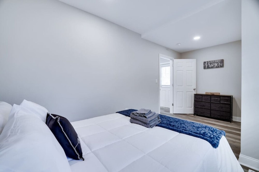 Old Forge Oasis: Chic 2br Near Local Attractions - Scranton, PA