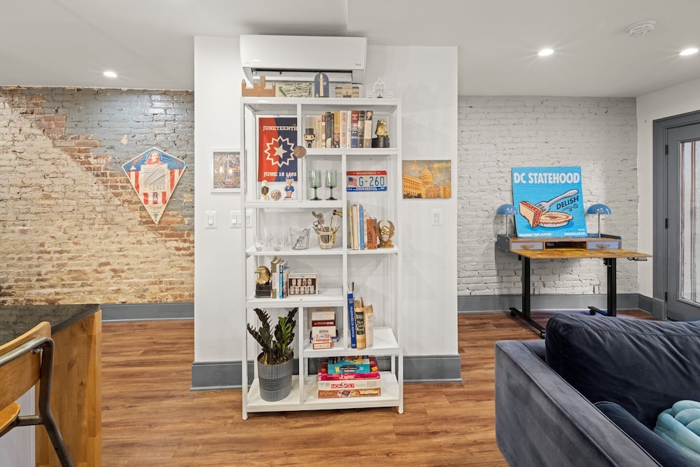 Stylish & Modern Private Retreat In Capitol Hill! - 실버스프링