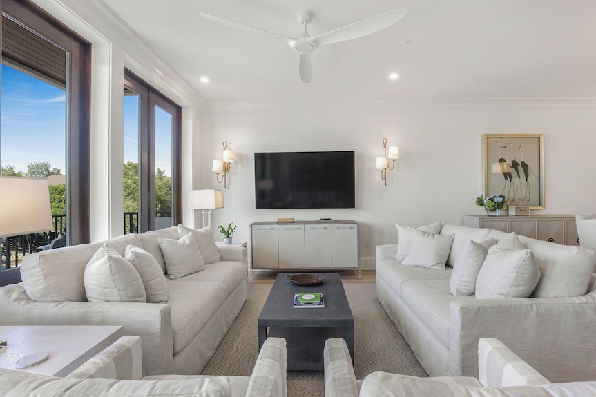 Luxury Condo Overlooking Downtown Fairhope #301 - Fairhope, AL