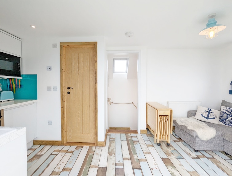 Sea Esta, Selsey - Sleeps 4 Guests In 1 Bedroom - Hampshire