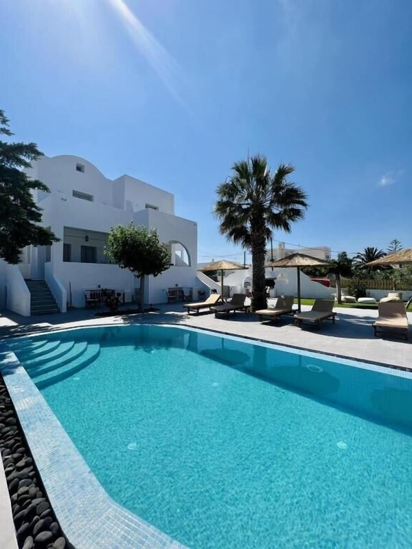 Santorini Villatzio Suites - Santorini
