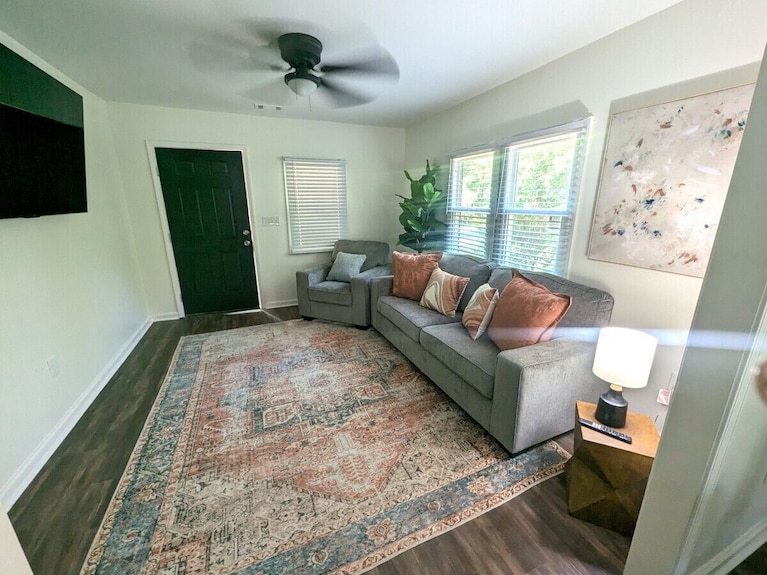 Adorable Cottage, Completely Renovated, Pet Friendly - Augusta