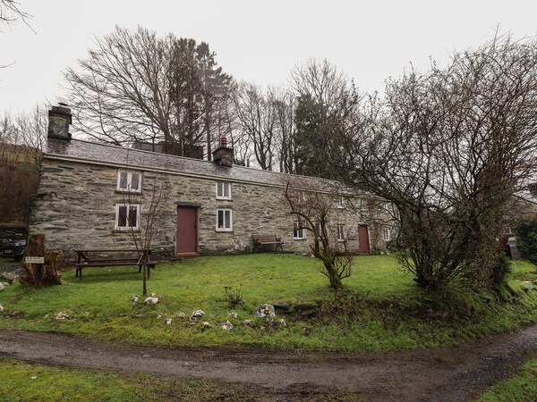 The Long House - Penrhyndeudraeth