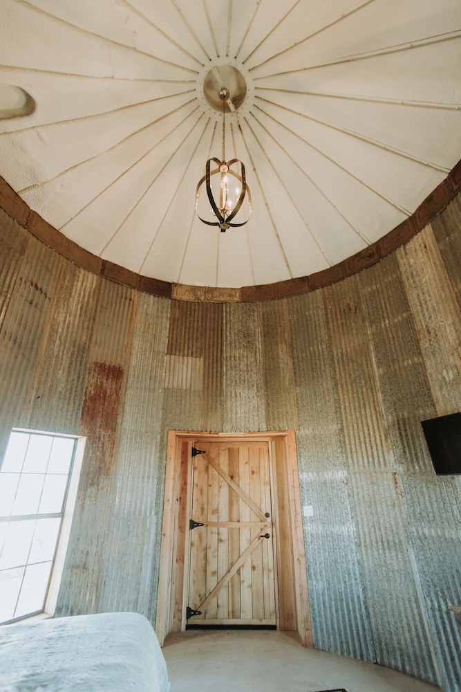 The Reeder Peter - Standard One Room Silo - Lubbock County | Vrbo