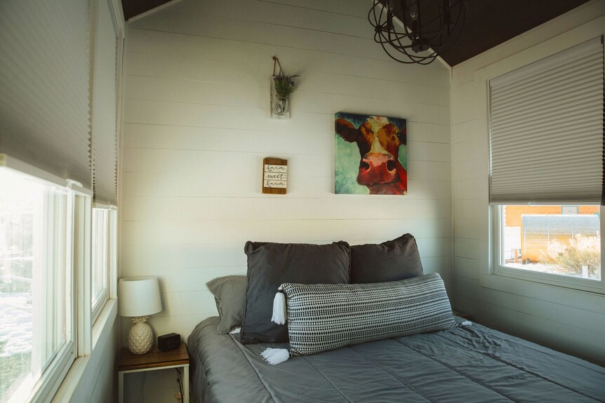 Tiny Home With One Queen Bed On Main Floor And One Queen Bed In Loft. Sleeps: 4 - Colorado