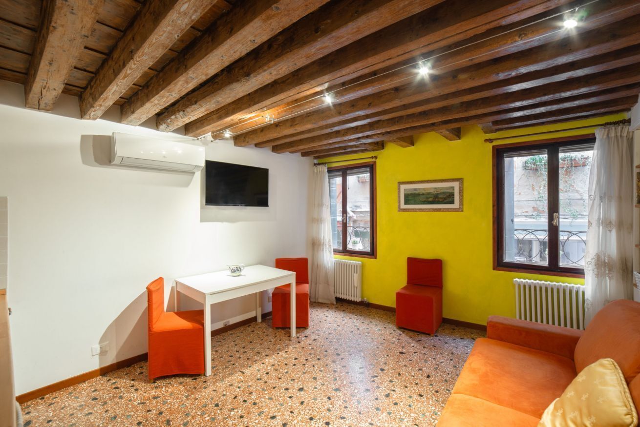 Frari 2, Next To Piazzale Roma - Venice