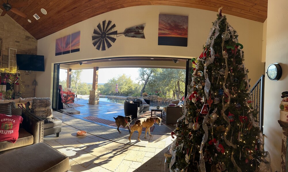Spacious and private 5-bedroom house in Dripping Springs with pool ...