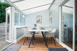 Casa | 3 quartos, acesso à internet de alta velocidade