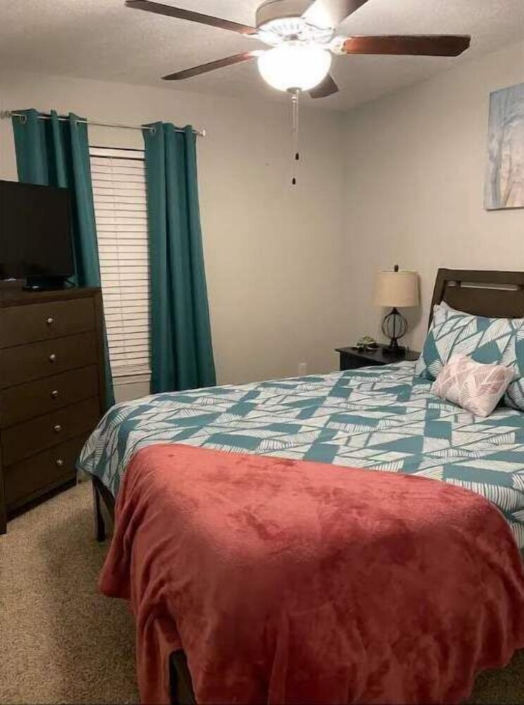 Cozy 3 bedroom home 6 miles to Tyndall AFB - Callaway | Vrbo