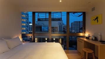 Quarto Duplo Standard, 1 cama queen-size | Cofre no quarto, cortinas/cortinados opacos, Wi-fi grátis