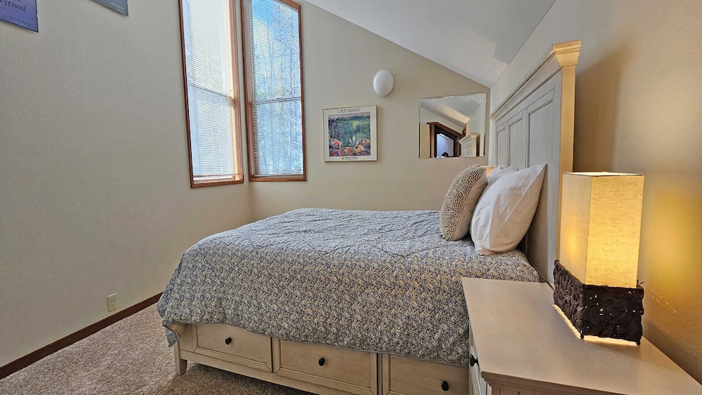 2 Mtn. View-Sunriver, Oregon: BBQ, WiFi, SHARC Aquatics, Tubing Hill ...