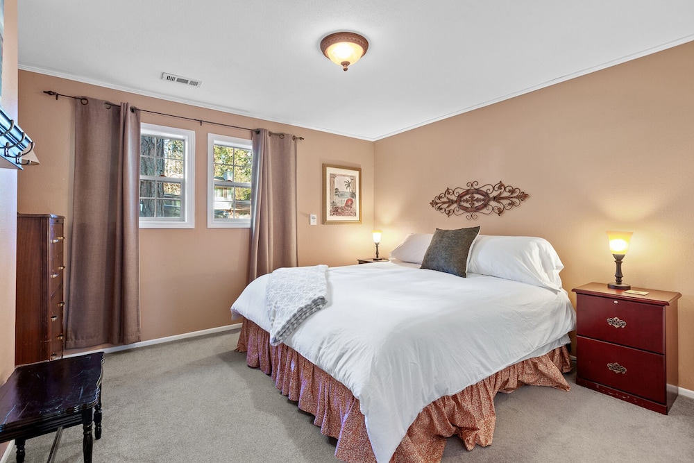 New! Cozy Apartment|10 Mins To Downtown| Great Location For Exploring N Idaho - Coeur d'Alene, ID