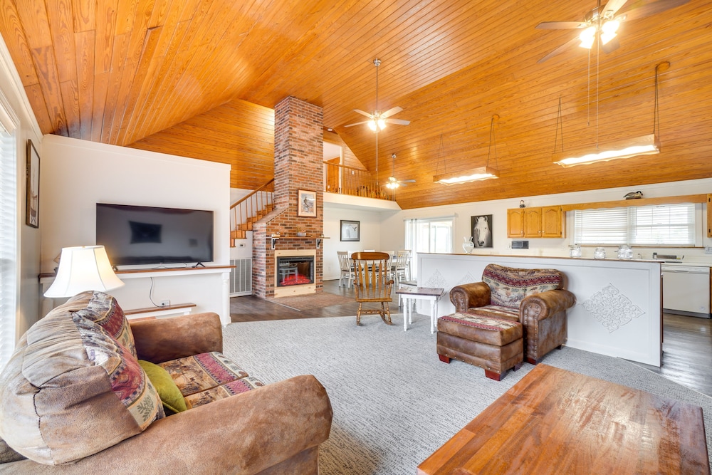 Riverfront Dayton Getaway On 700 Wooded Acres! - Dayton, TN