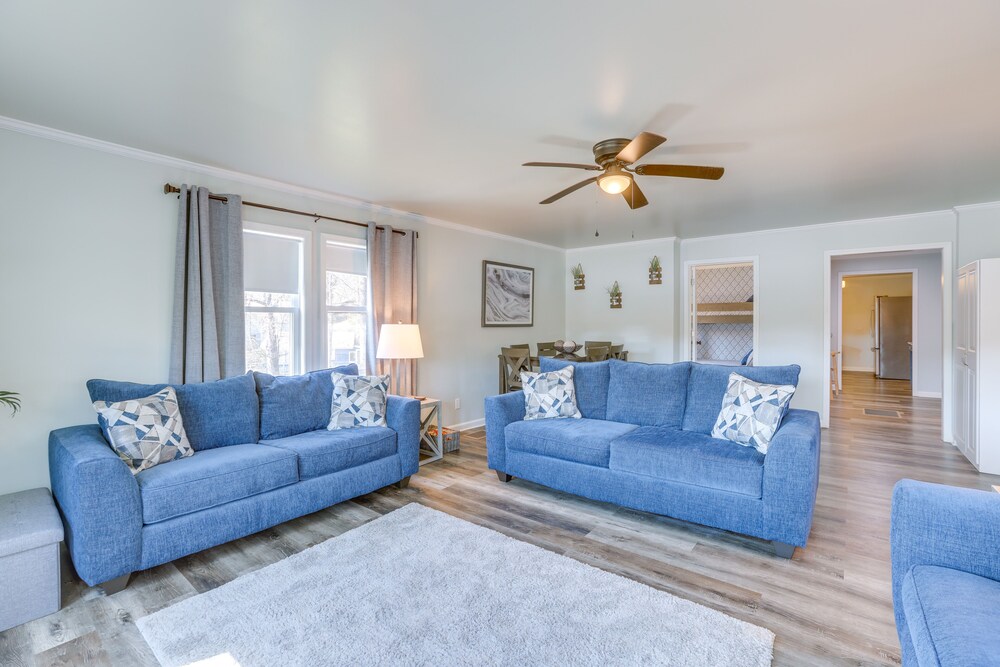 Bright Shelby Cottage W/ Deck & Creek Views! - Alabama