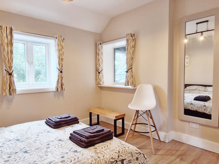 The Stables, Wickham - A Barn Conversion That Sleeps 2 Guests In 1 Bedroom - ハンプシャー