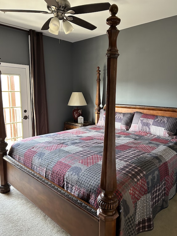 Meme & Paws Place - Sevierville