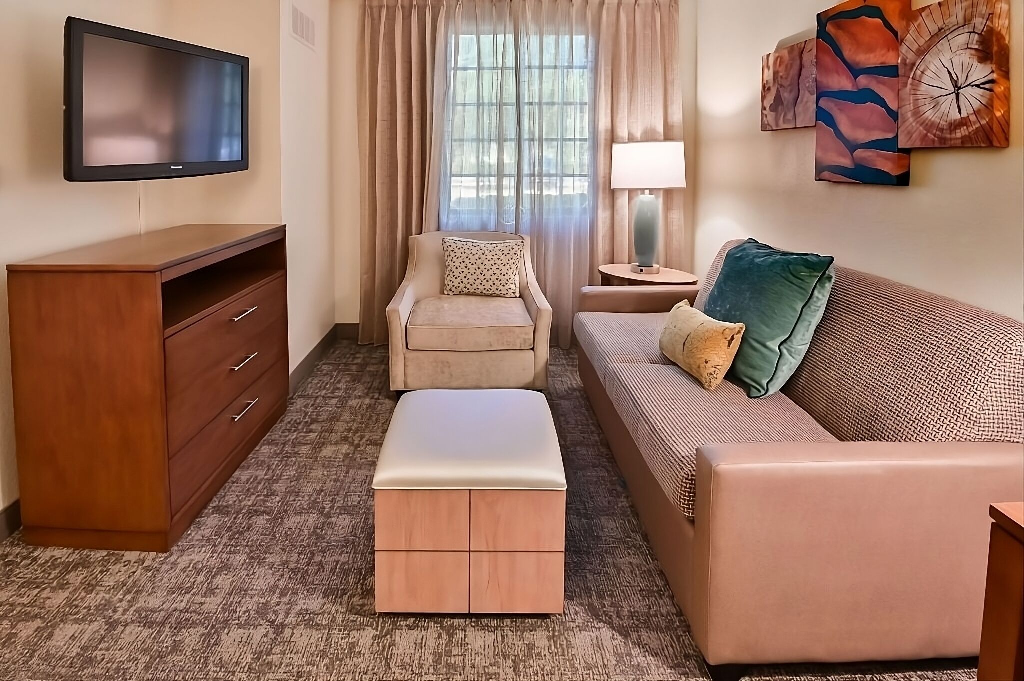 2 Family-friendly Suites W\/ Kitchens, Free Breakfast, Outdoor Pool! - Fort Lauderdale, FL