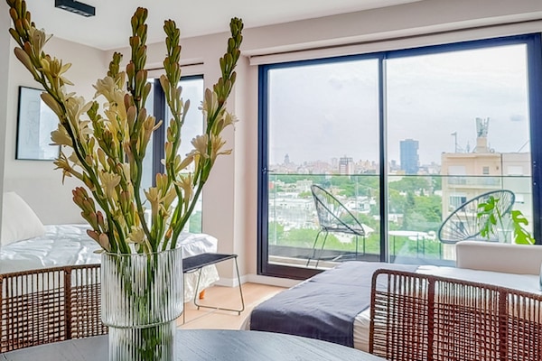 Estúdio standard | Área de estar | Smart TV 42 polegadas com canais digitais