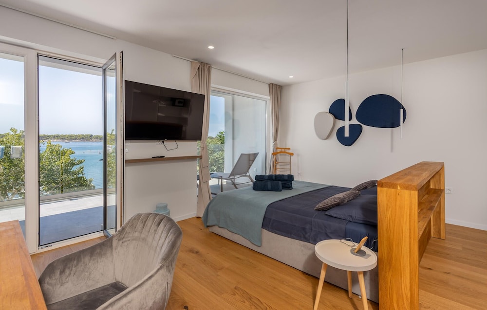 Superbe Maison à Rab Avec Jacuzzi - Rab