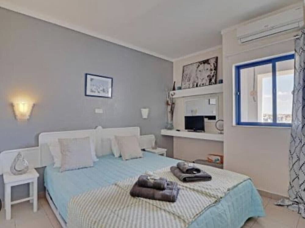 Beautiful 1-bed Apartment In Portimao - Praia da Rocha