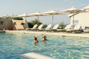 Piscina exterior sazonal 