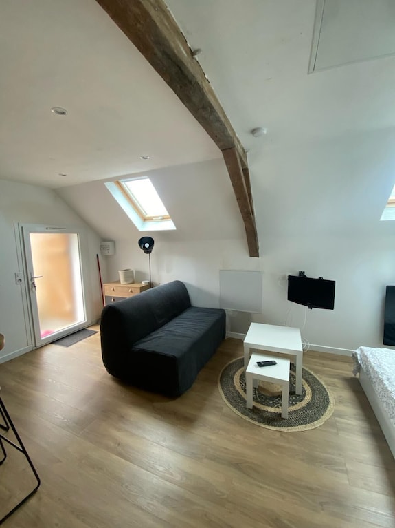 Charmant Appartement à La Campagne Avec Parking Et Cour Privatifs - Montjean-sur-Loire