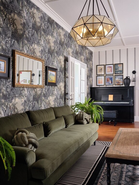 Kahili Suite - Historic Charm Meets Luxury - Kanaha Beach Park