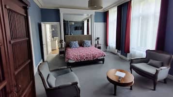 Quarto Duplo Deluxe, 1 cama king-size, casa de banho privativa, vista para o jardim | Cortinas/cortinados opacos, quartos insonorizados