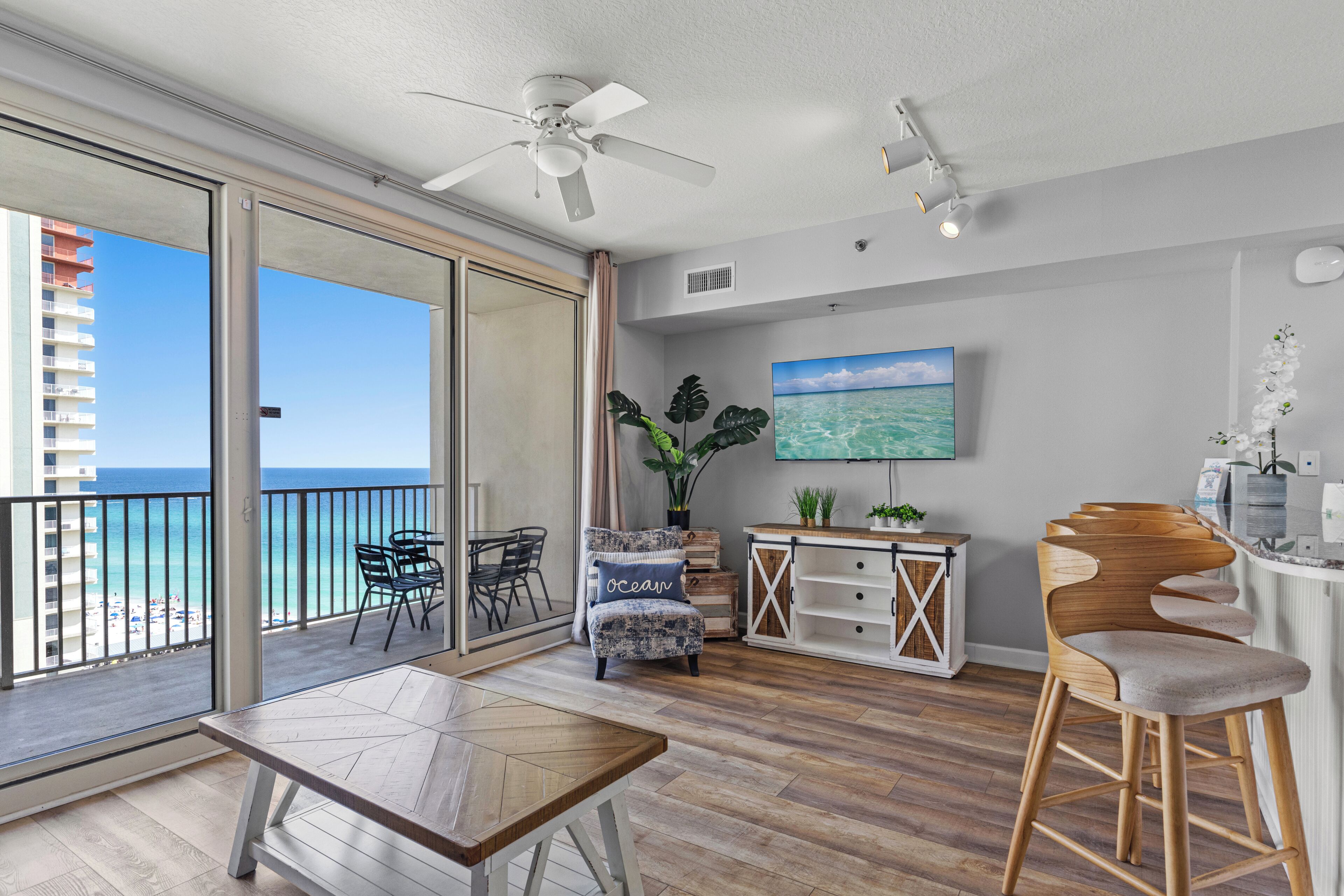 Apartamento em Condomínio Fechado, várias camas, varanda (Shores of Panama 1408) | Interior