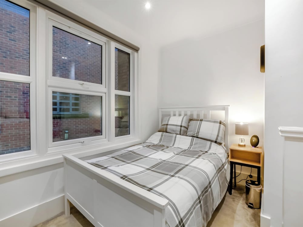 1 Bedroom Accommodation In Tunbridge Wells - Royal Tunbridge Wells