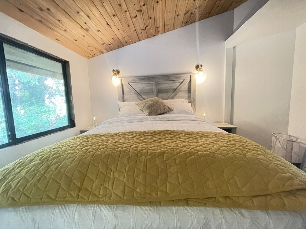 Huckleberry Hideaway - an idyllic off-grid cabin on Savary Island, BC ...