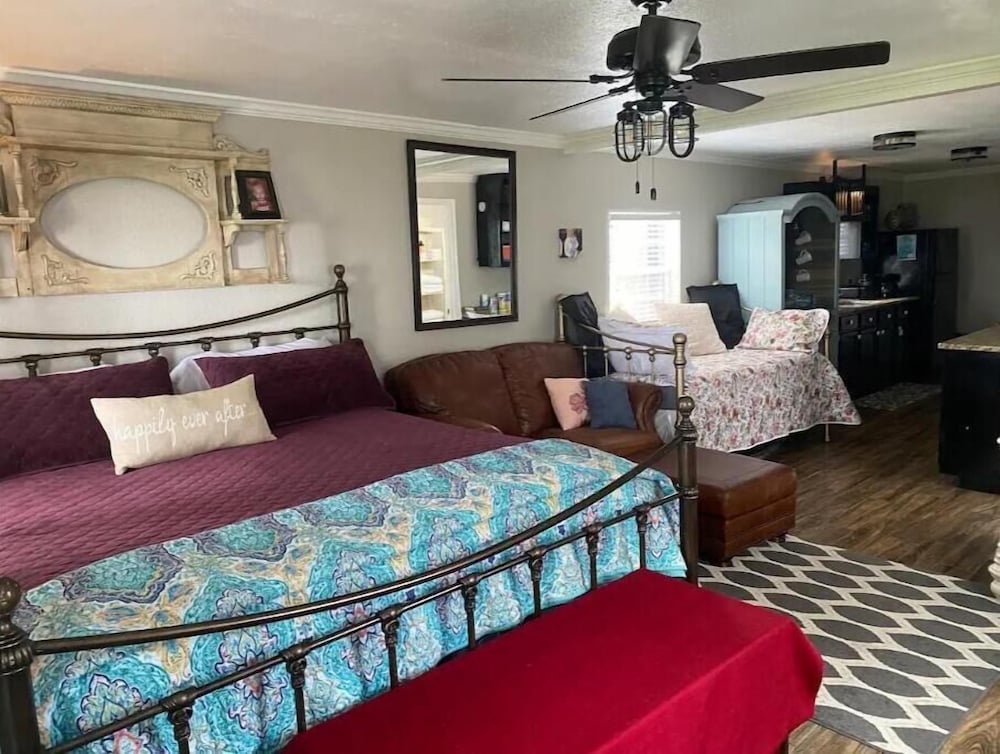 Small Cabin Right On The Lake ! - Arkansas