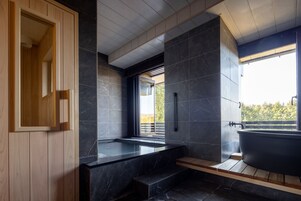 Quarto Deluxe, não fumadores (Terrace suite. BOU) | Edredões de penas, minibar grátis, cofre no quarto 