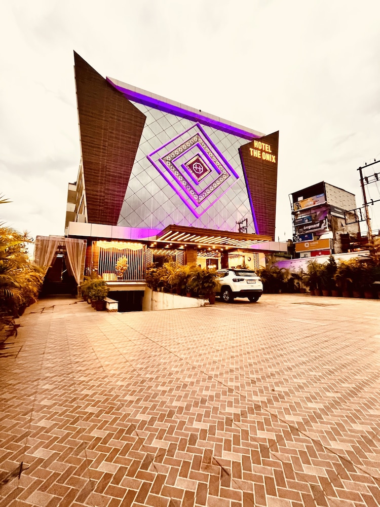 Hotel The Onix - Dehra Dun