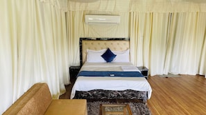 Tenda de Luxo, vista para o lago | Roupa de alta qualidade, Wi-fi grátis, roupa de cama fornecida 