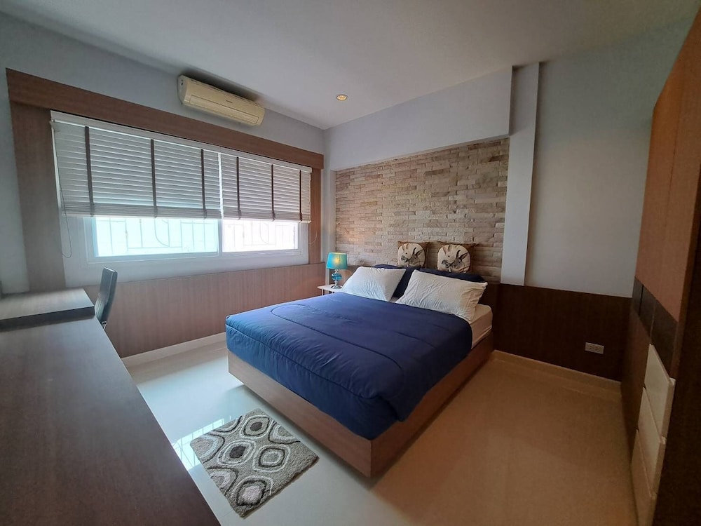 Jacuzzi Pool Villa - Pattaya