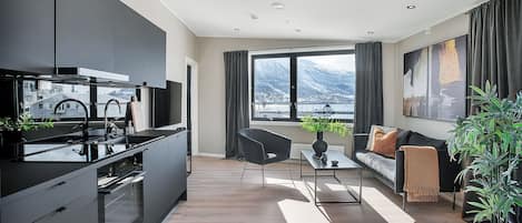 Espaço de trabalho para notebook, ferros/tábuas de passar roupa